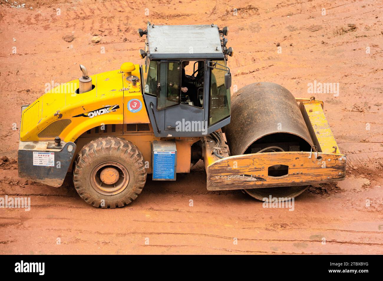 Compacting roller hi-res stock photography and images - Alamy