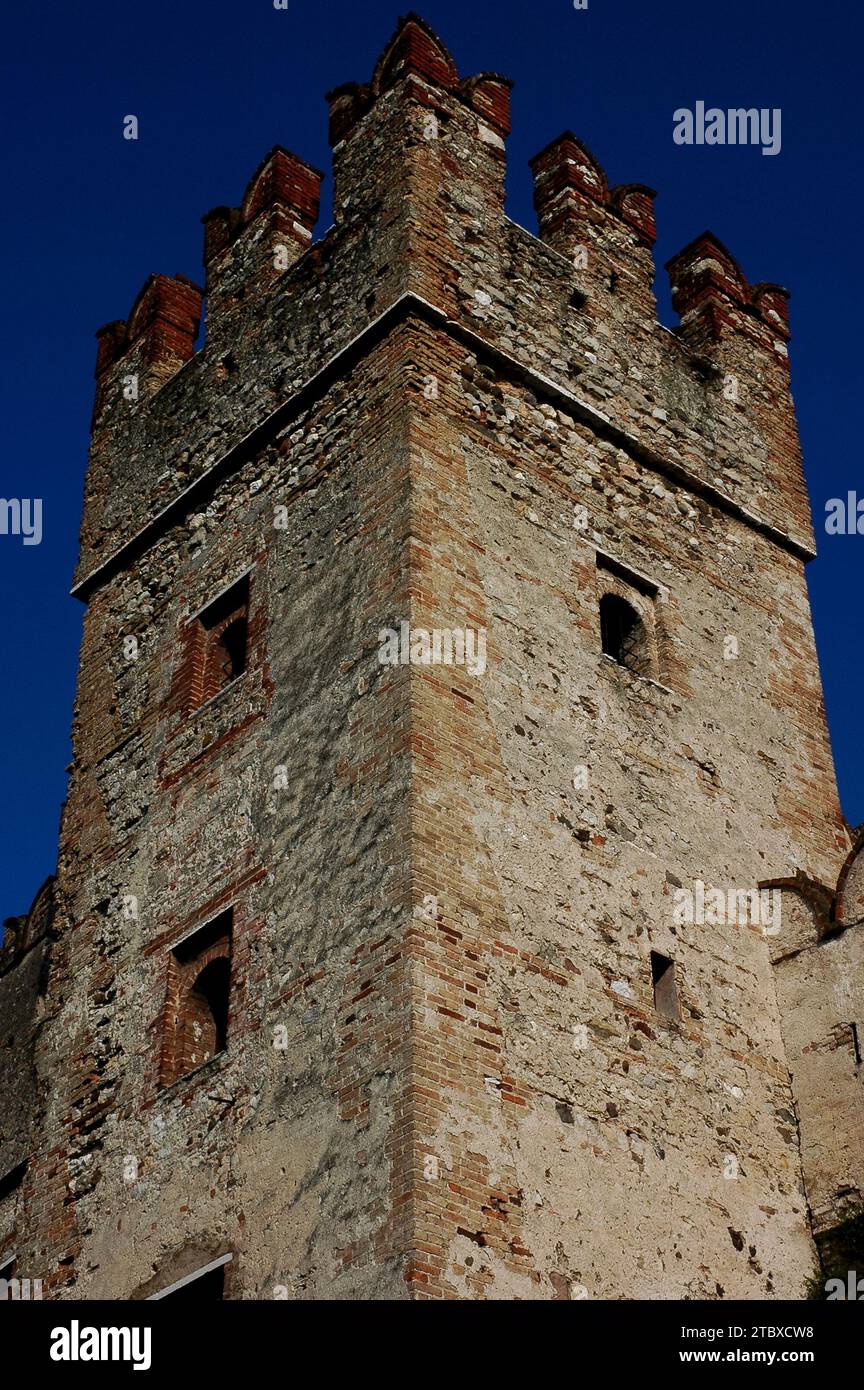 1300s ad fortress hi-res stock photography and images - Alamy