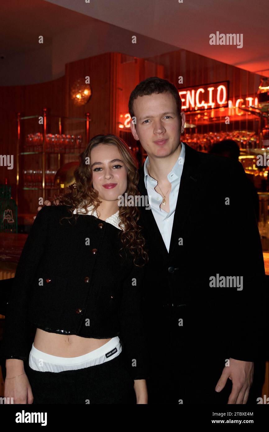 Paris, France. 08th Dec, 2023. Tess Barthelemy and her brother Noe Boon ...