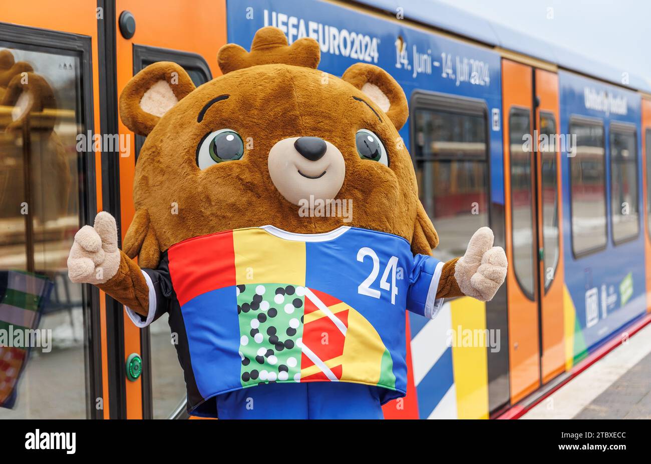 Berlin, Germany. 09th Dec, 2023. A class 481 S-Bahn train in the ...