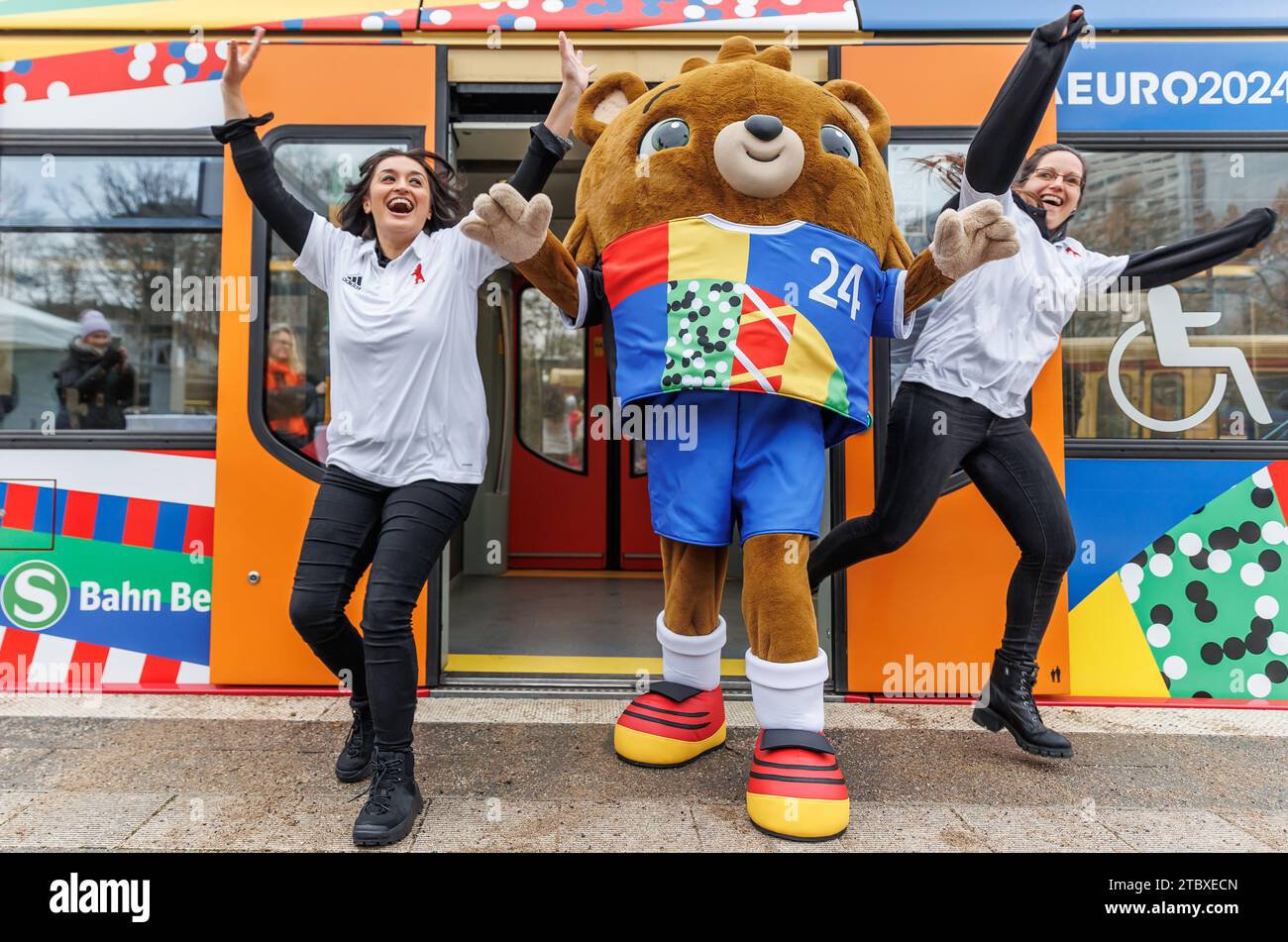 Berlin, Germany. 09th Dec, 2023. A class 481 S-Bahn train in the ...
