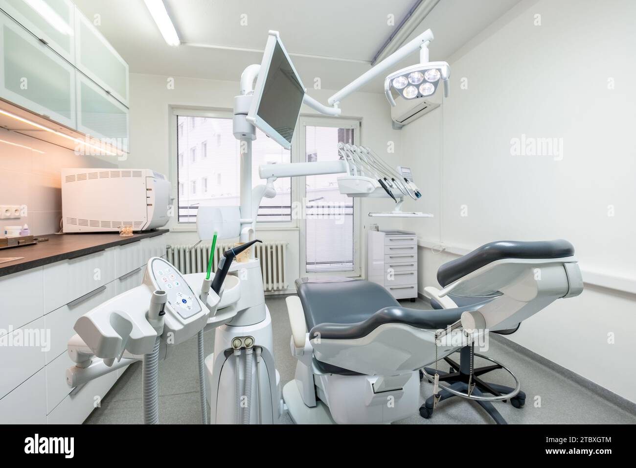 Comfortable Dental Chair Unit with Luxury Dental Chair in Dentist ...