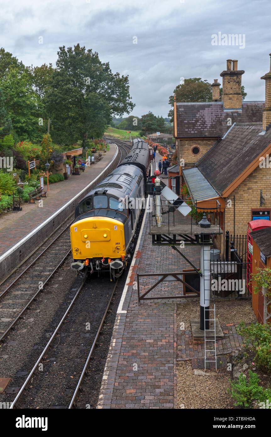 Preserved class 37 diesel locomotive 37263 at Arley, Severn Valley ...