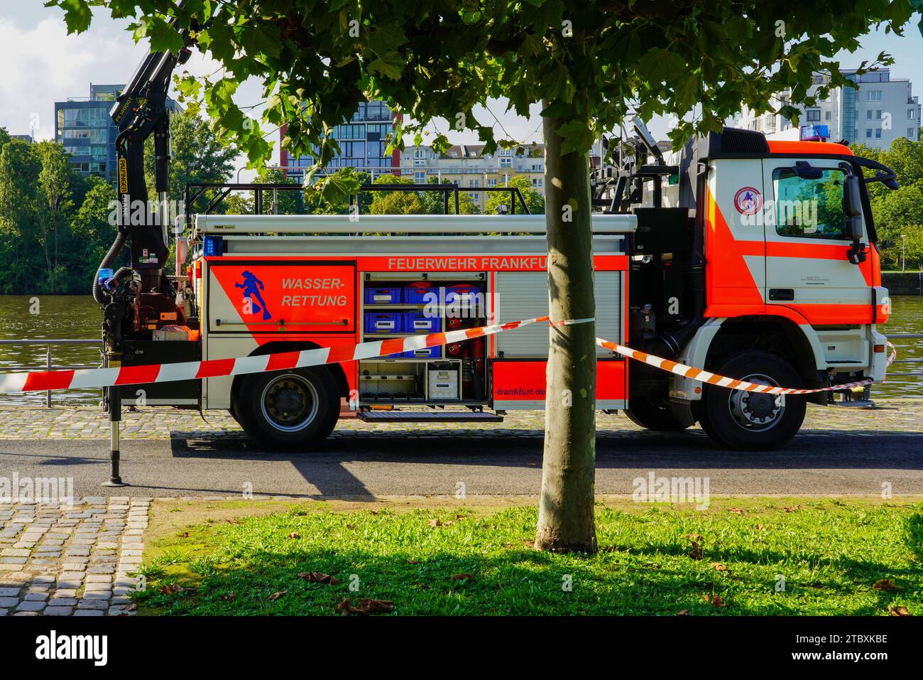 Emergency fire and rescue vehicles hi-res stock photography and images ...