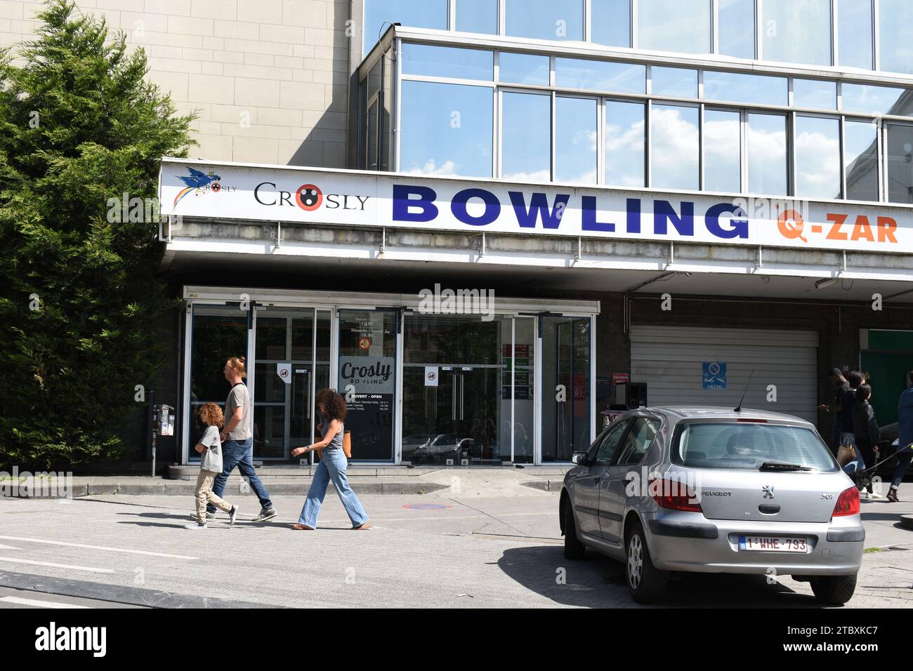 Front entrance of Crosly bowling and Q-zar laser tag hall Stock Photo ...