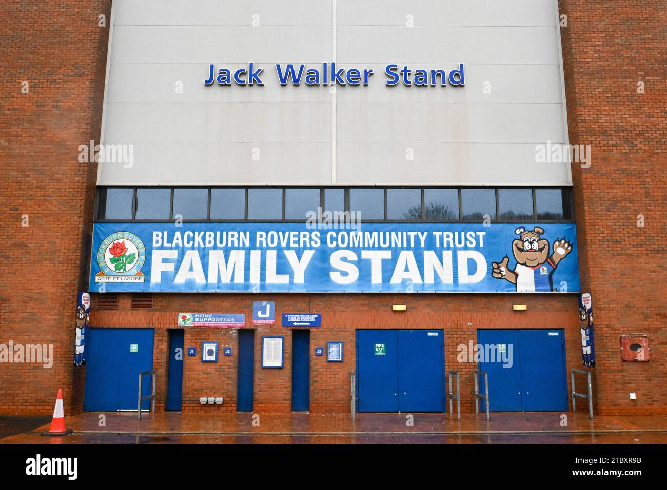 Ewood Park, Blackburn, UK. 9th Dec, 2023. Championship Football ...
