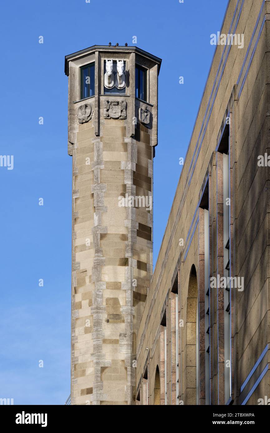 The tower of the Richmodis House on Neumarkt in Cologne with the two ...