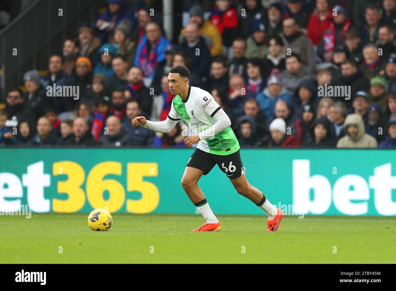 Selhurst Park, Selhurst, London, UK. 9th Dec, 2023. Premier League ...