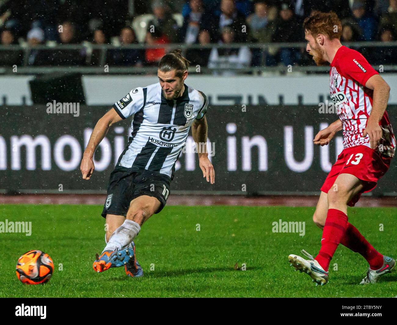 Aalen, Deutschland. 25th Nov, 2023. Dennis Chessa (SSV Ulm 1846, #11 ...