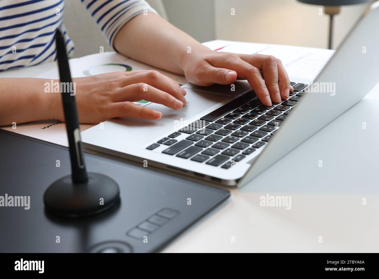 Hand work woman typing hi-res stock photography and images - Alamy