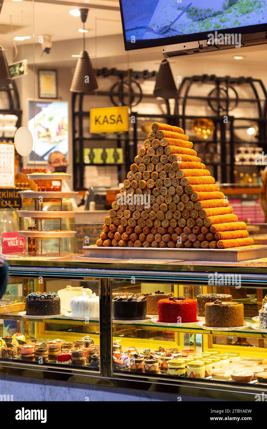 Istanbul, Turkey - NOV 22, 2021: Traditional and modern Turkish sweets ...