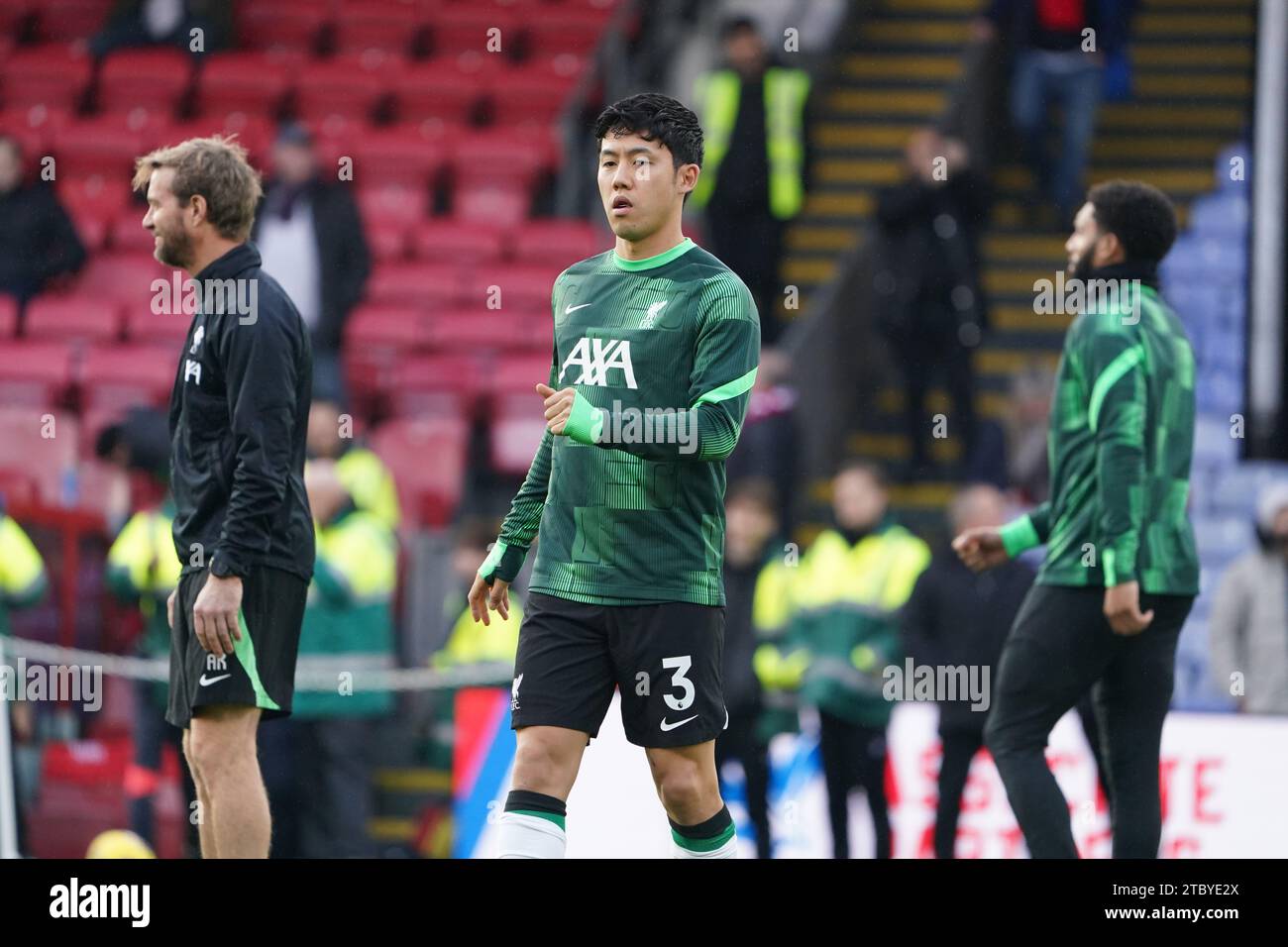 LONDON, ENGLAND - DECEMBER 09: Wataru Endo of Liverpool warming up ...