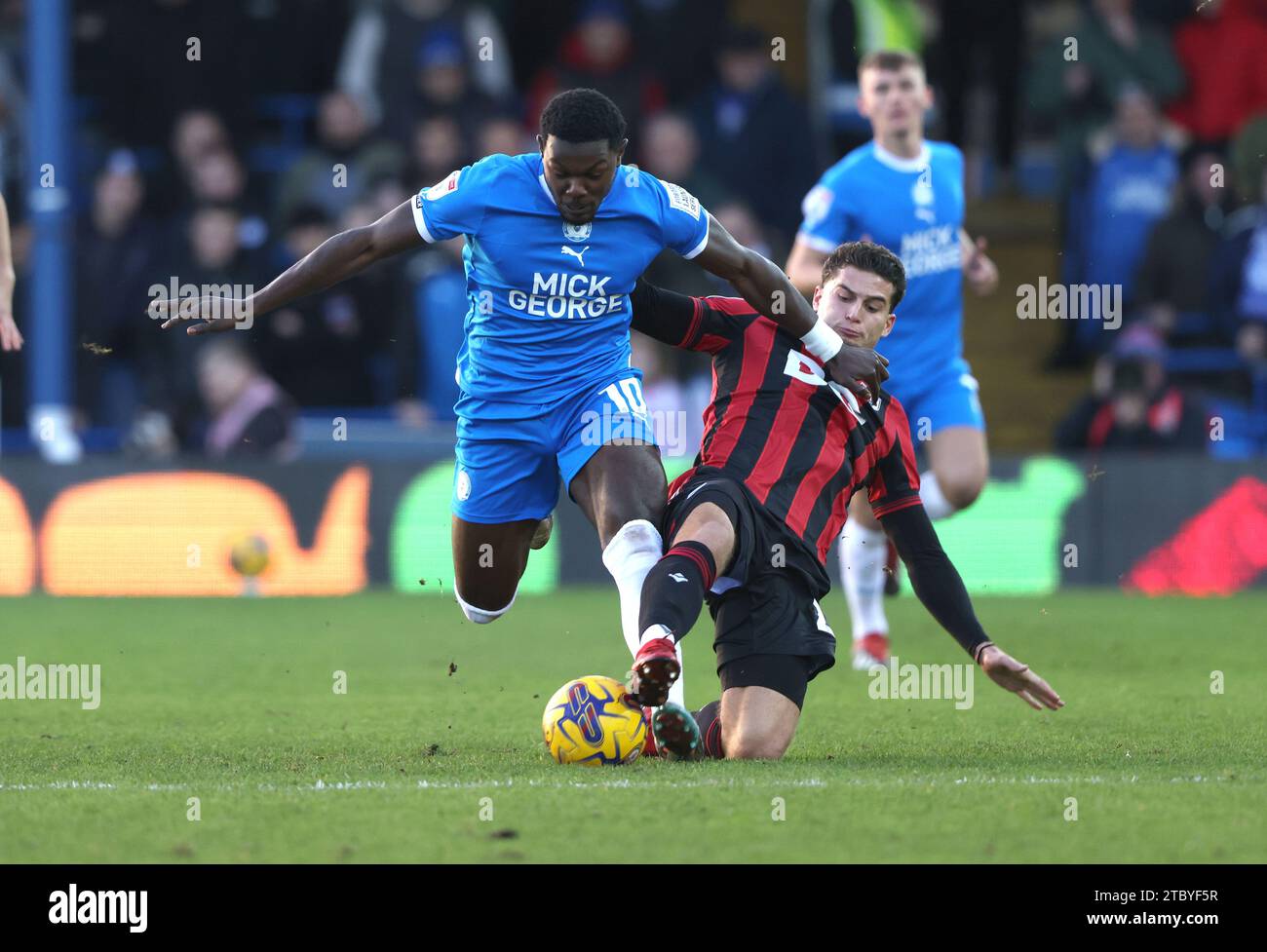 Peterborough, UK. 09th Dec, 2023. Ephron Mason-Clark (PU) Ruben ...