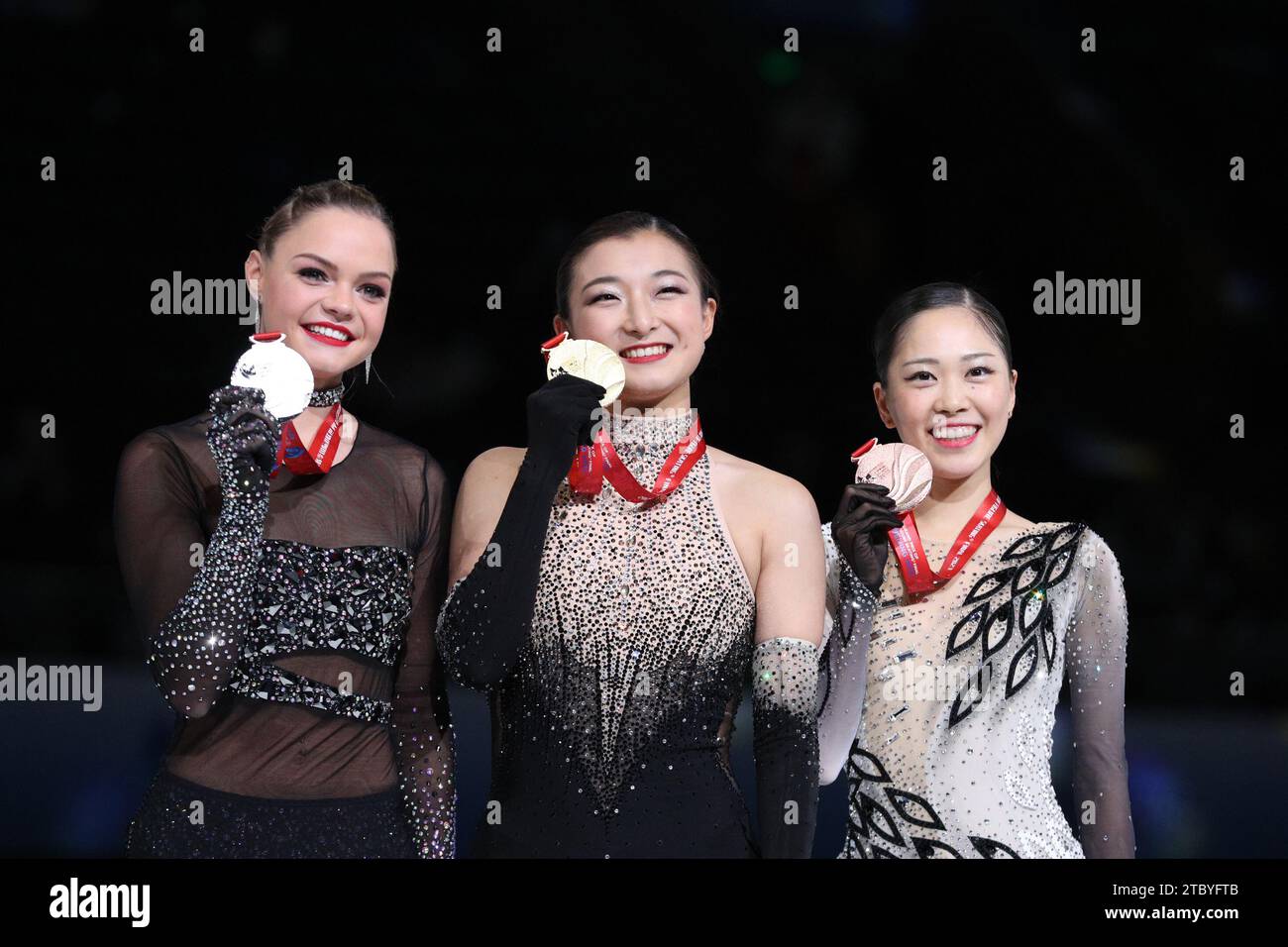 Beijing, China. 9th Dec, 2023. Gold medalist Sakamoto Kaori (C) of ...