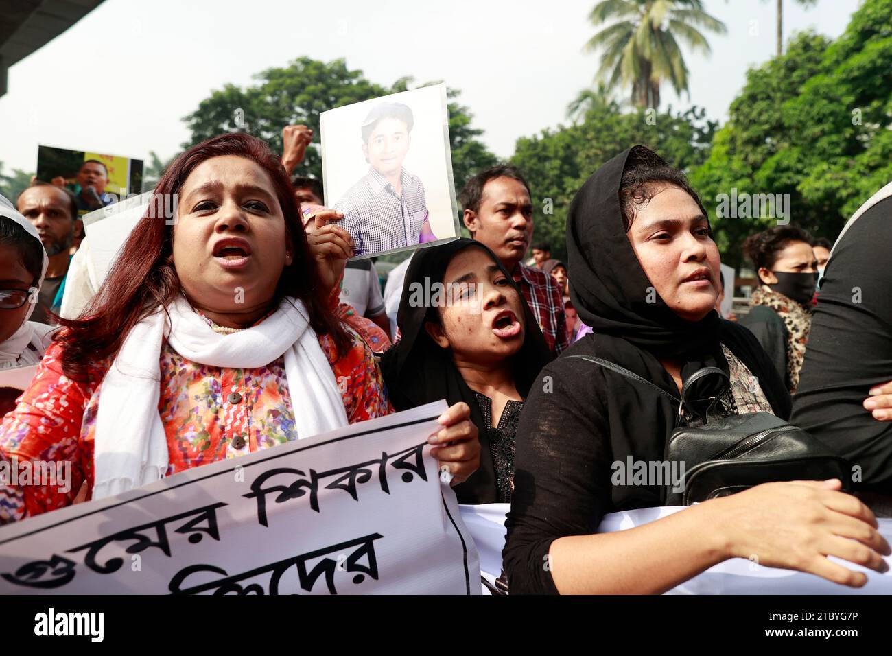 Dhaka, Bangladesh. 9th Dec, 2023. Relatives of disappeared people form ...