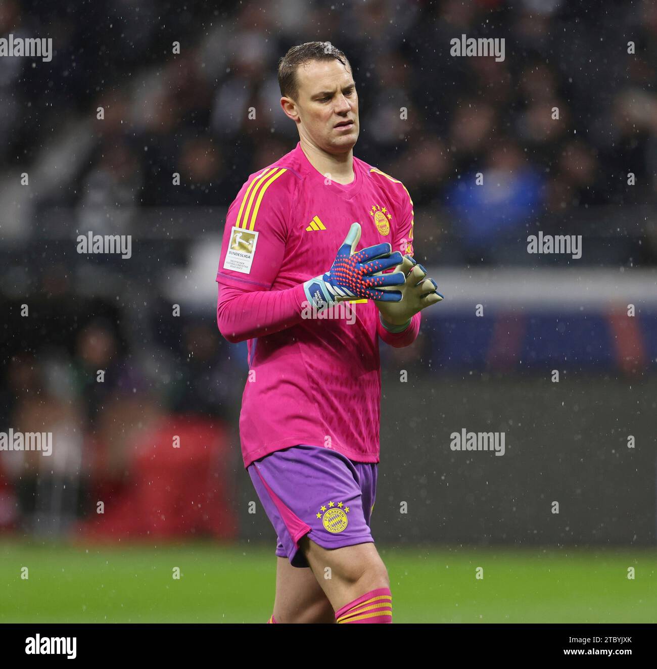 Torwart manuel neuer fc bayern münchen hi-res stock photography and ...