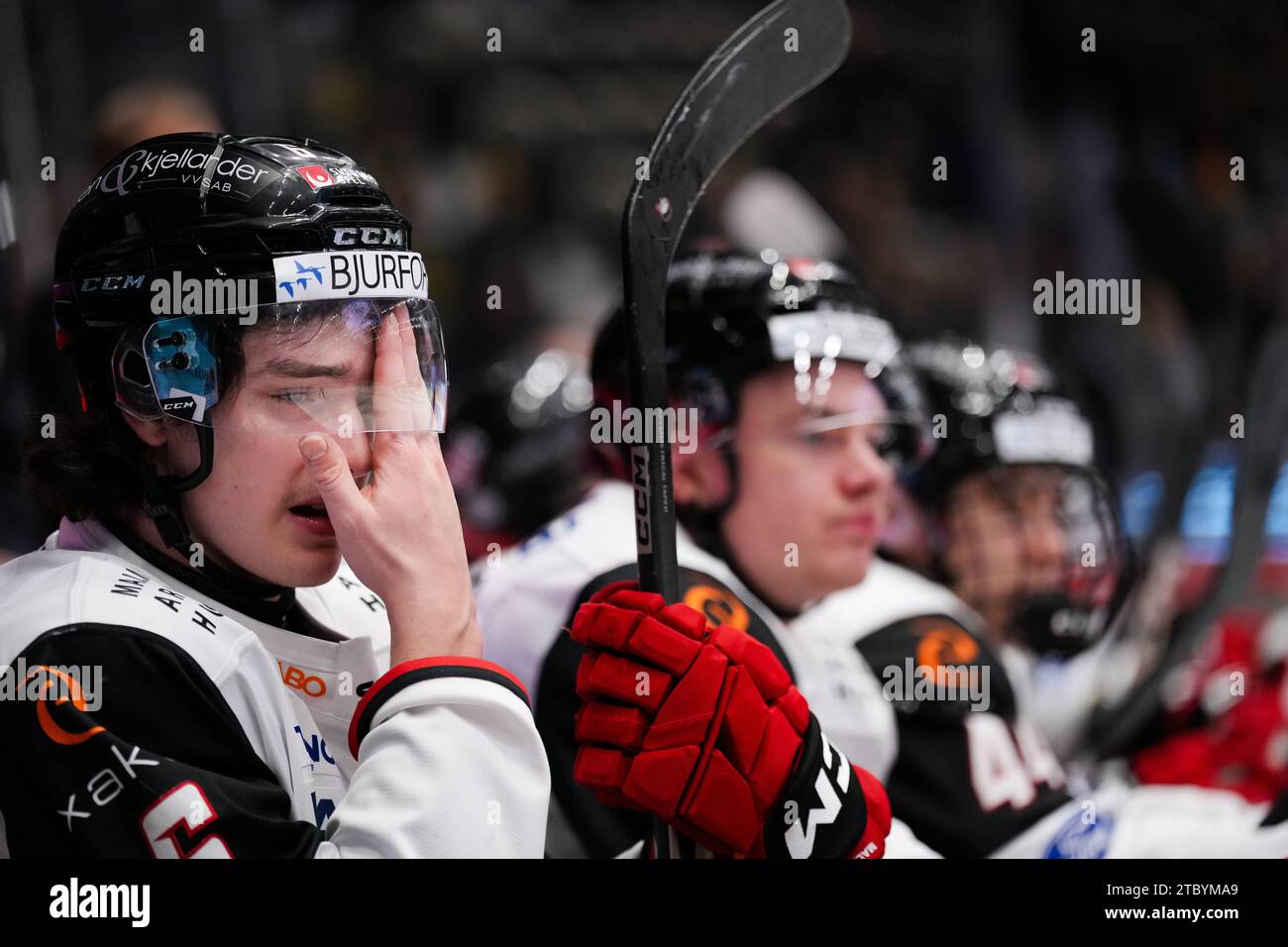 231209 Malmö Redhawks Dominik Badinka under ishockeymatchen i SHL ...