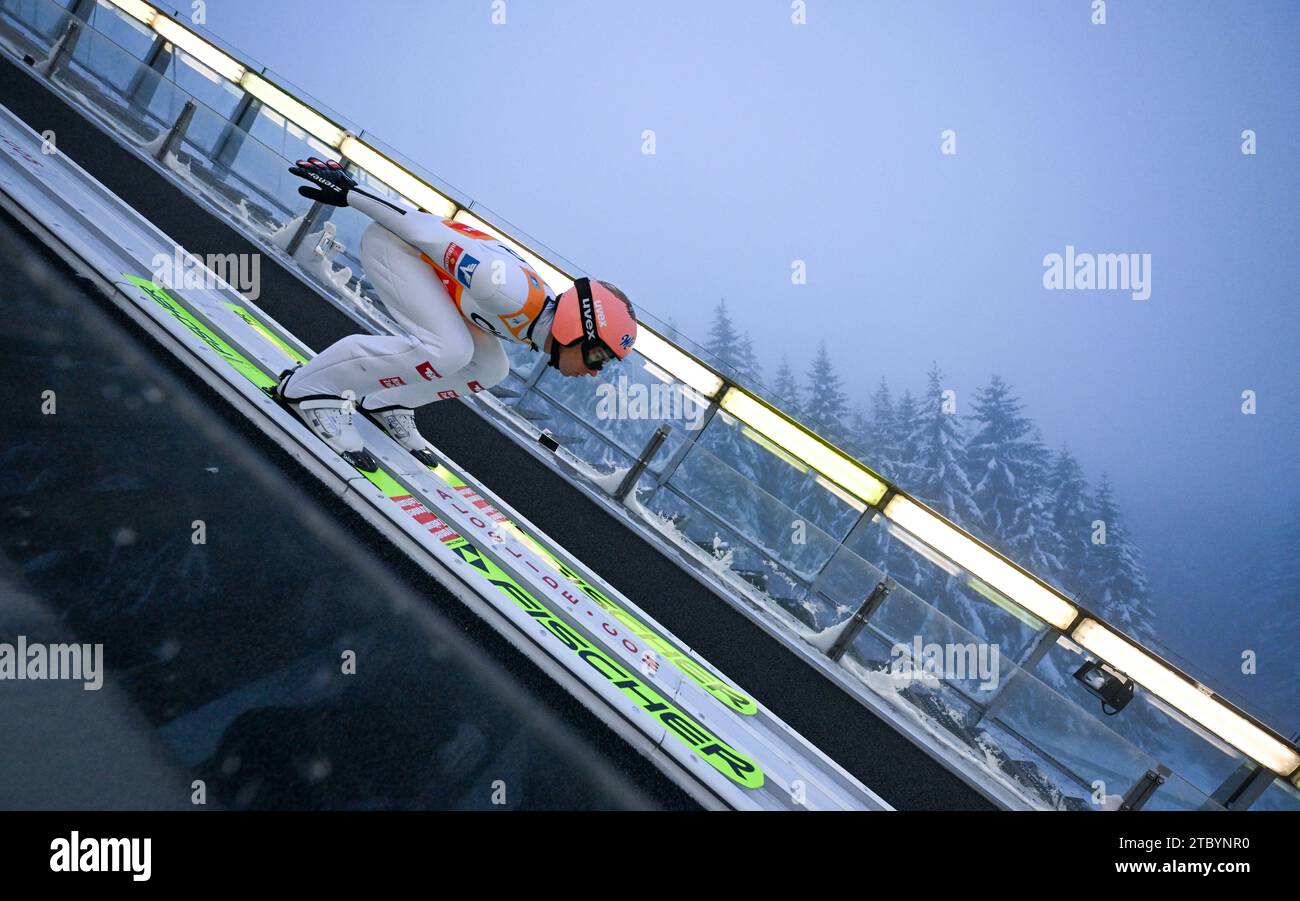 Klingenthal, Germany. 09th Dec, 2023. Nordic skiing/ski jumping: World ...