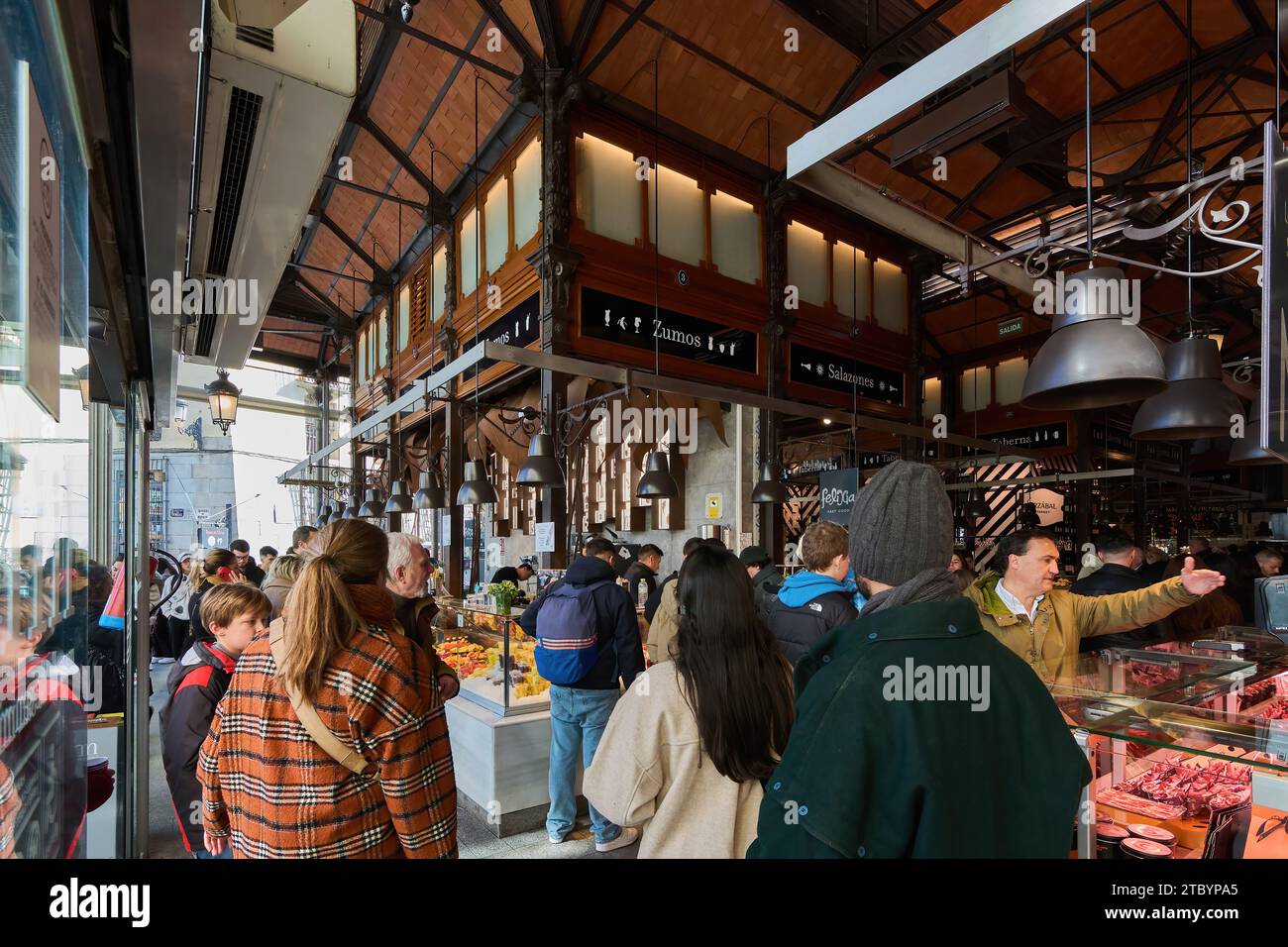 Consumerism market hi-res stock photography and images - Alamy