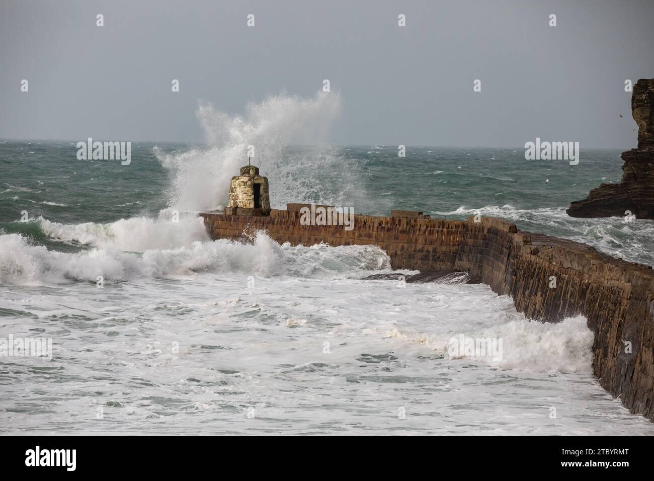 Portreath, Cornwall,9th December 2023, Large waves and stormy seas in ...