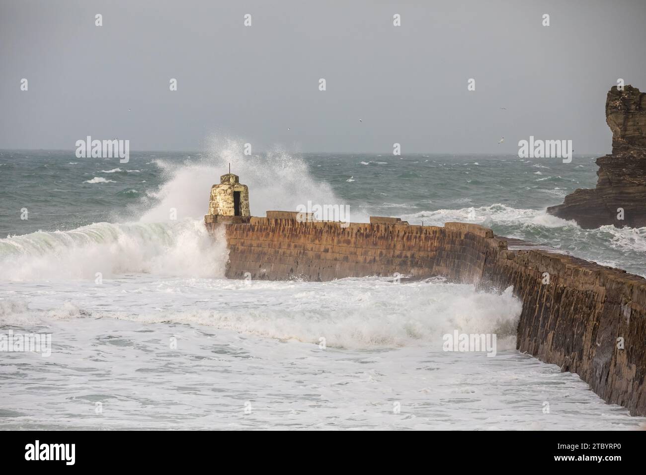 Portreath, Cornwall,9th December 2023, Large waves and stormy seas in ...