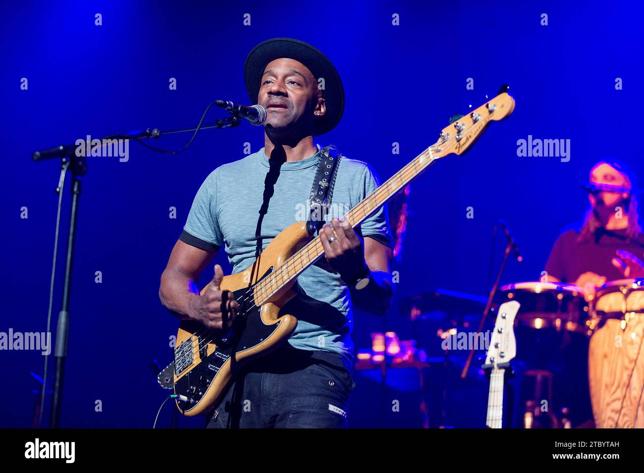 The bassist Marcus Miller plays live at the AB | Le bassiste Marcus ...
