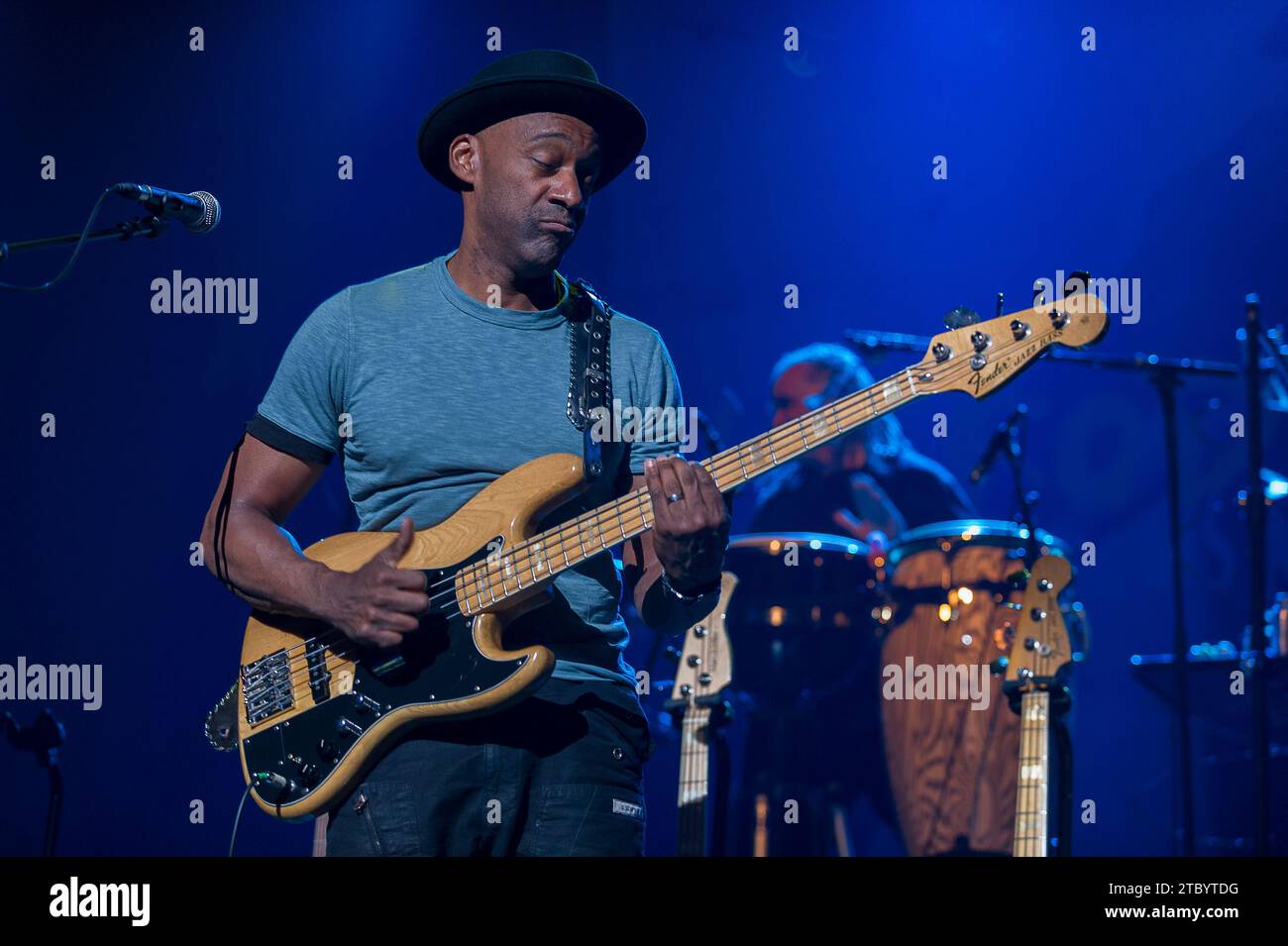 The bassist Marcus Miller plays live at the AB | Le bassiste Marcus ...