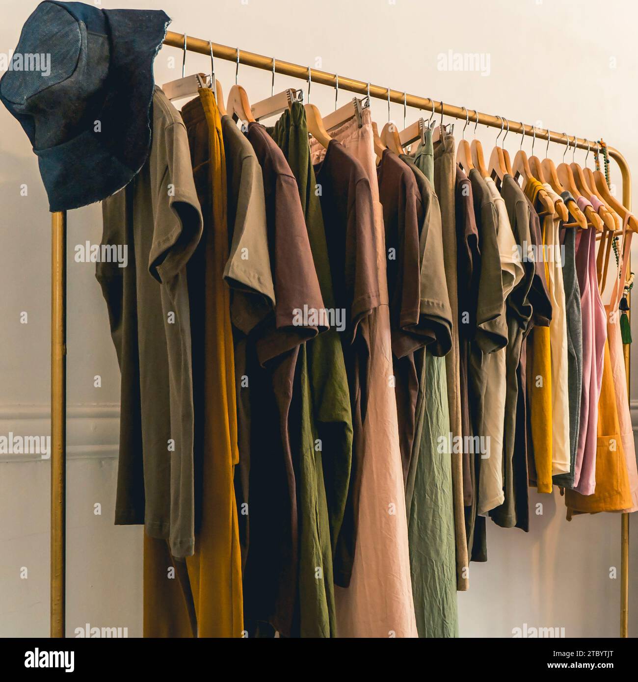 Online showroom hi-res stock photography and images - Alamy