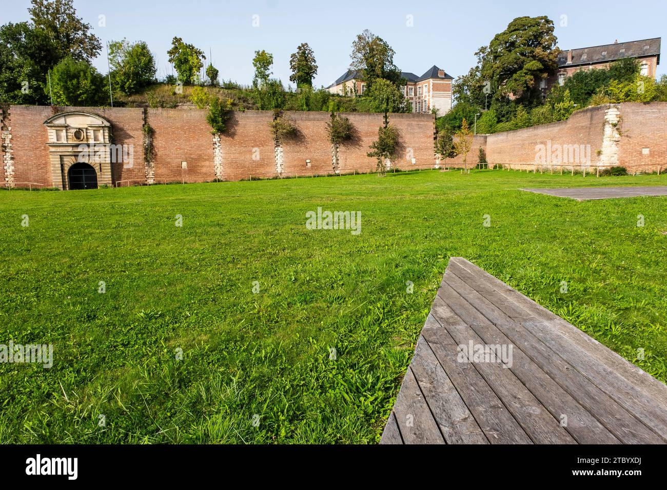 Jules Verne University buildings in Amiens | Batiments de l'universite ...