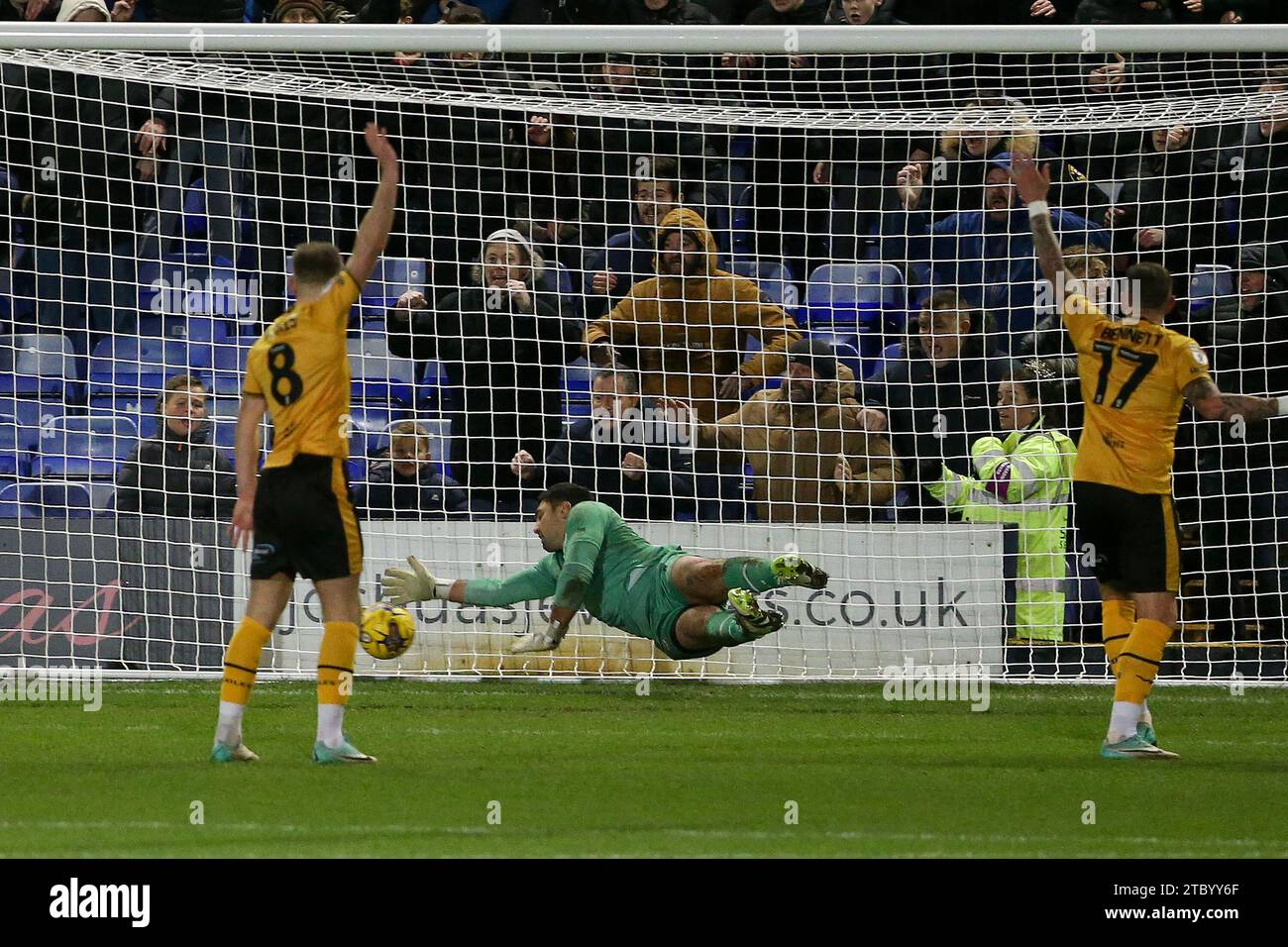 Unable to stop hi-res stock photography and images - Alamy