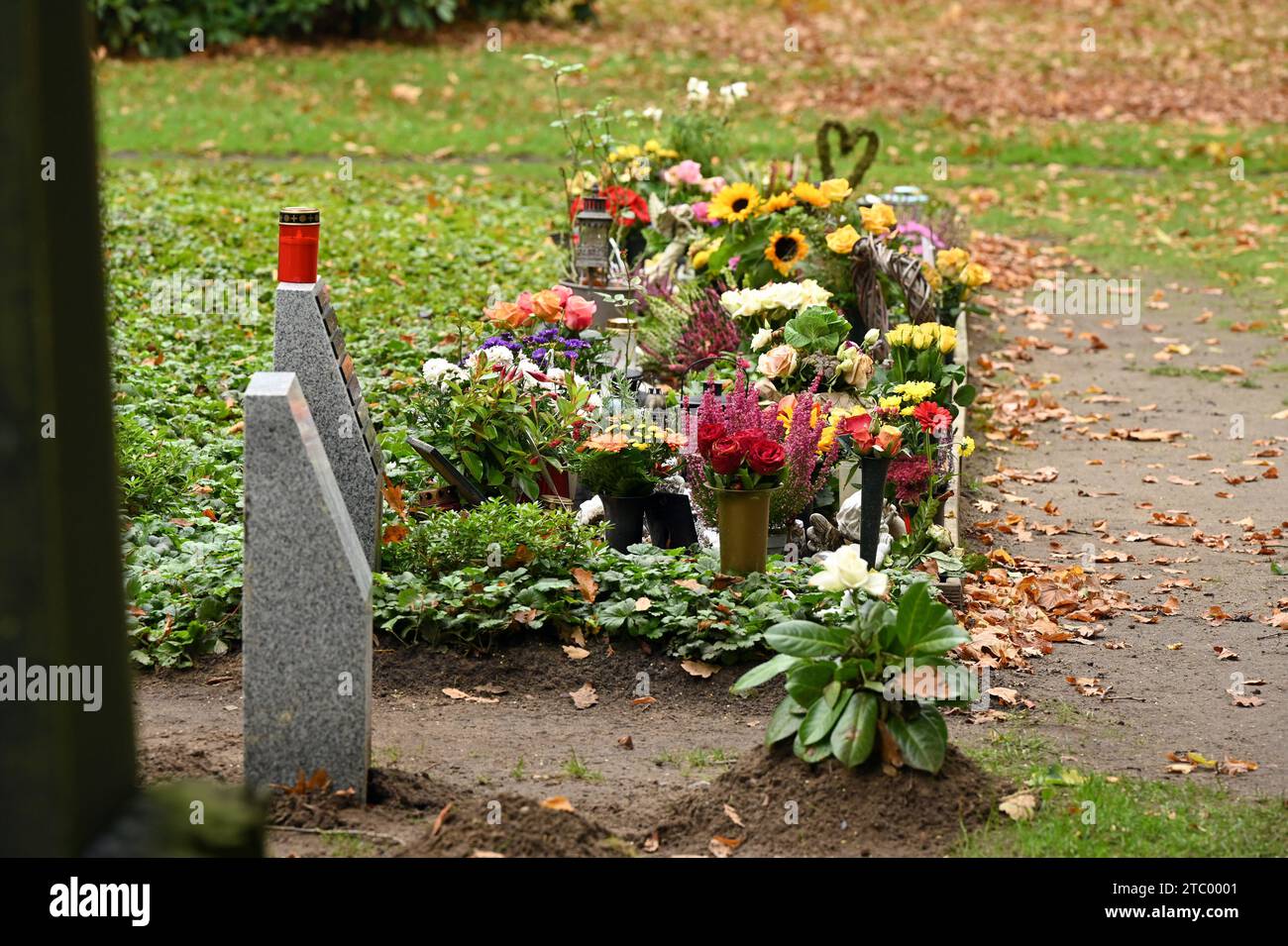 The Ohlsdorf Cemetery in Hamburg is the largest park cemetery in the ...