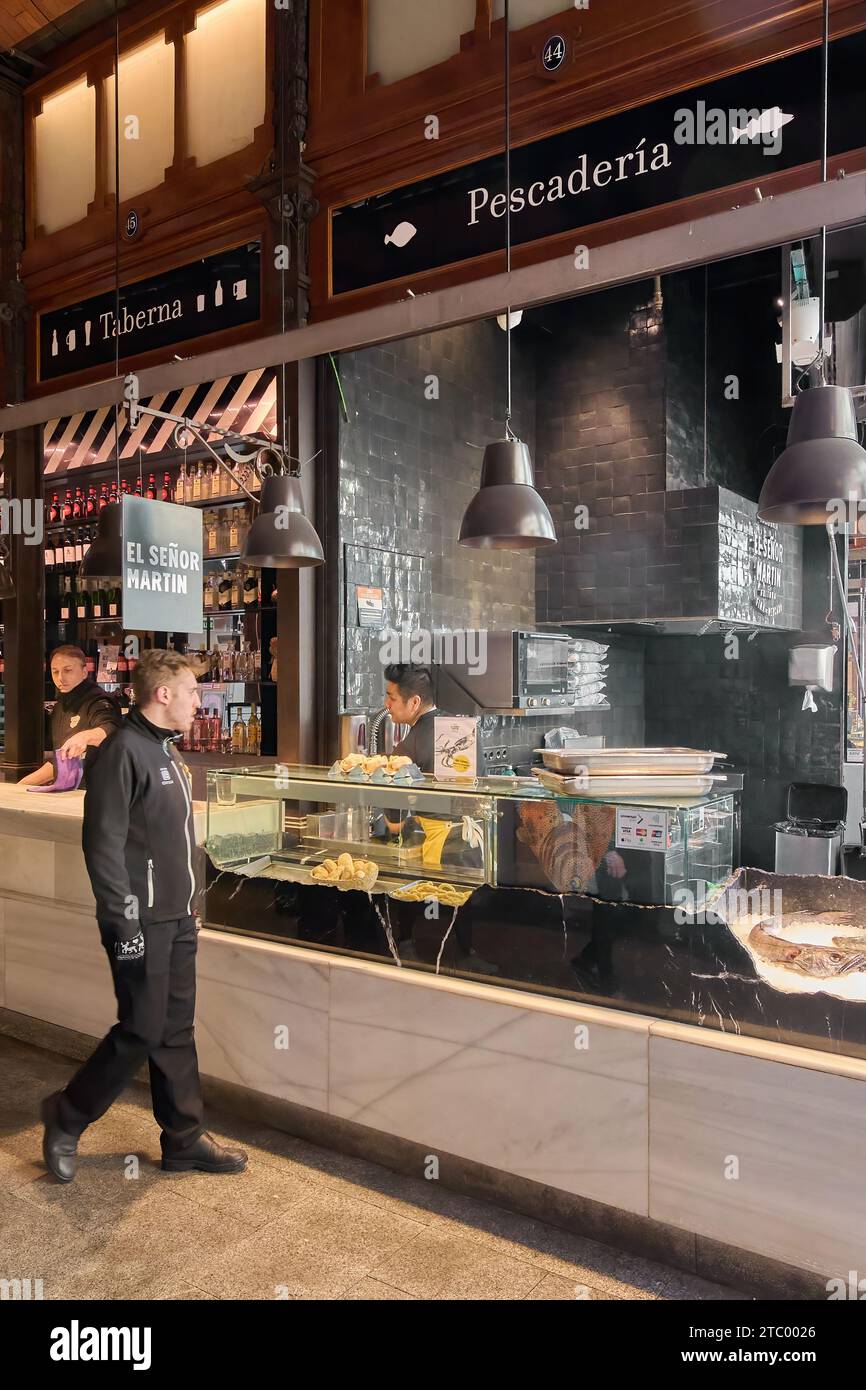 MADRID SPAIN - DECEMBRE 09, 2023: A fresh fish stall at the Mercado de ...