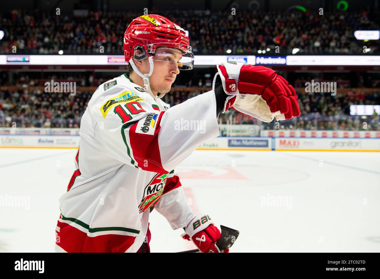 Karlstad, Sverige. 09th Dec, 2023. 231209 MoDos Sampo Ranta jublar efter 1-1 målet under ...