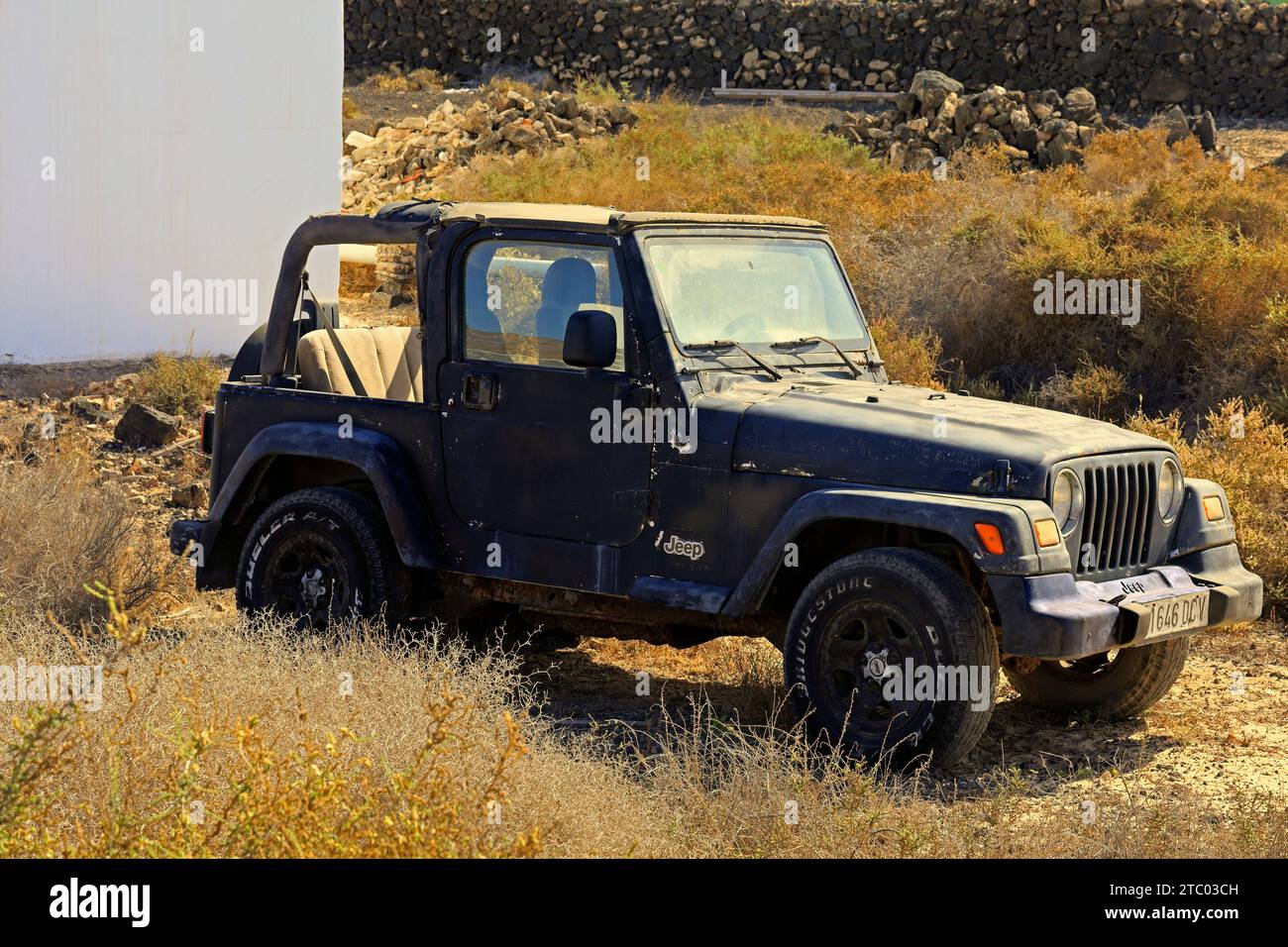 Rusty old jeep hi-res stock photography and images - Alamy
