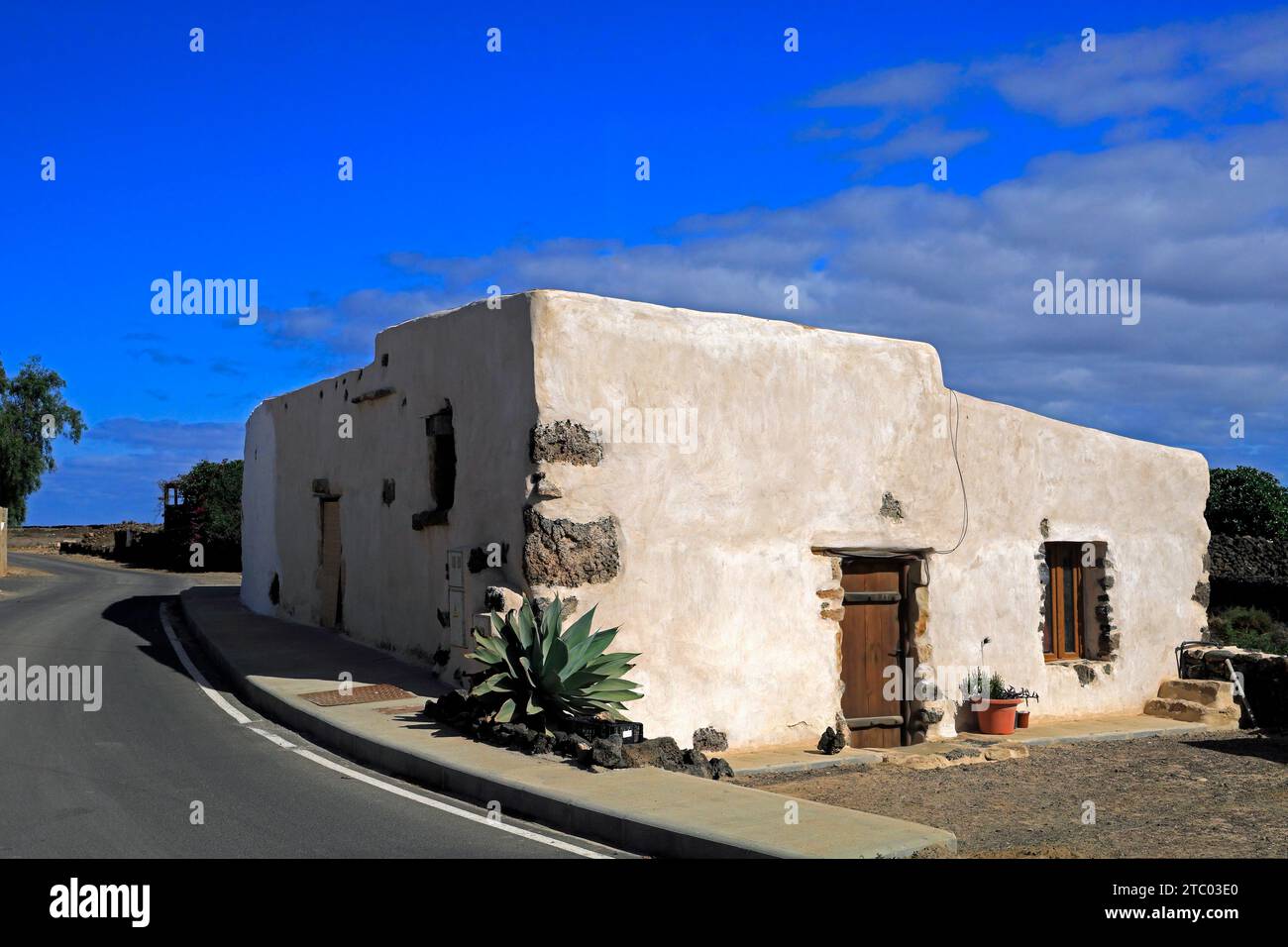 Traditional and renovated buildings, El Roque village, Fuerteventura ...