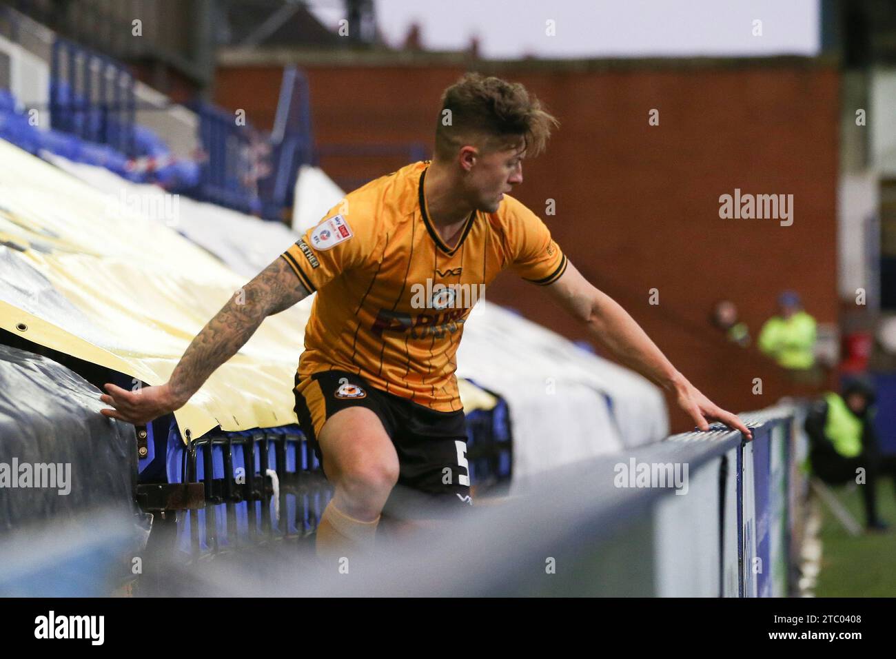 Hoardings football hi-res stock photography and images - Alamy