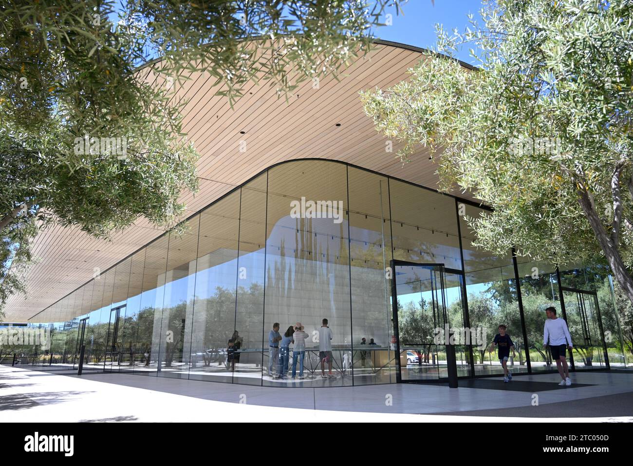 Apple park silicon valley hi-res stock photography and images - Alamy