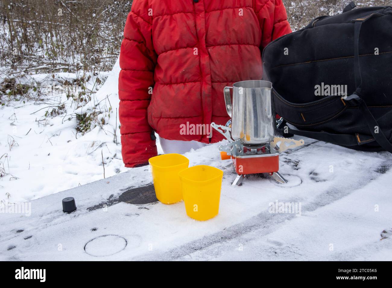 Bushcraft stove hi-res stock photography and images - Alamy