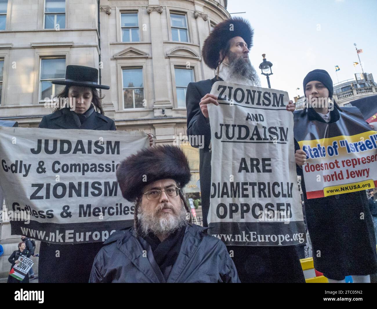 London, UK. 9 Dec 2023. Neturei Karta Jews support the march. Hundreds ...