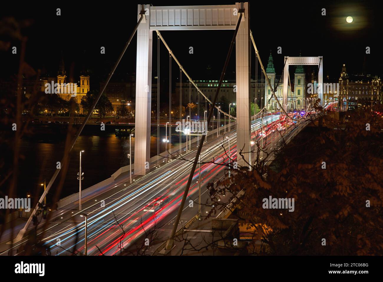 Elizabeth chain bridge hi-res stock photography and images - Alamy