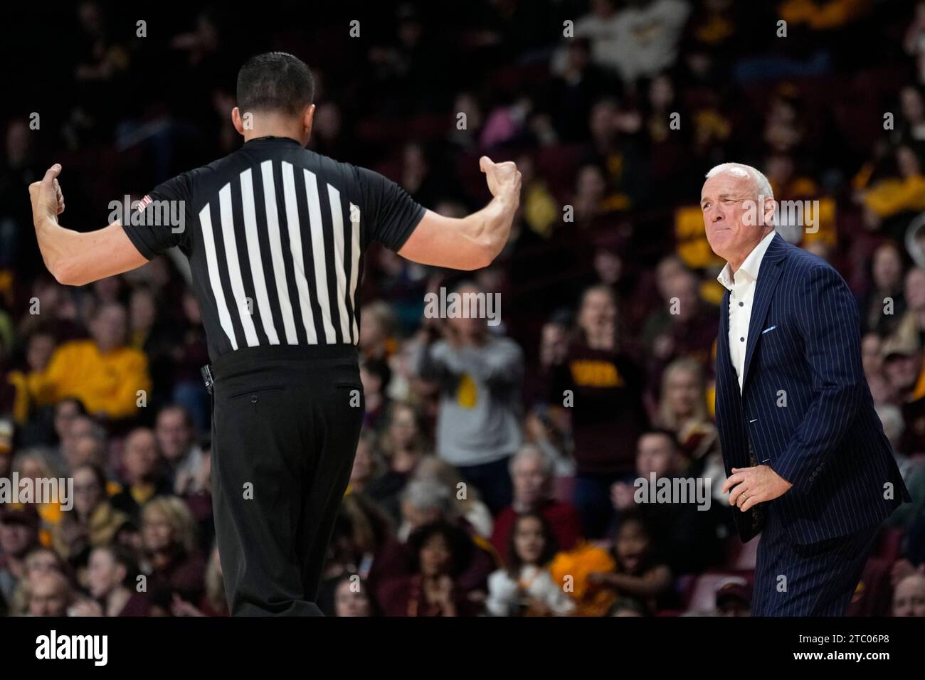 Florida Gulf Coast head coach Pat Chambers looks toward a referee ...