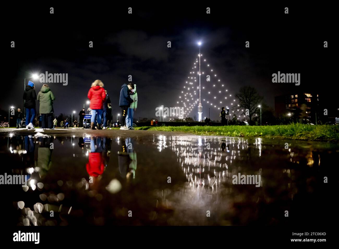 IJSSELSTEIN - The lights in the 'largest Christmas tree in the ...