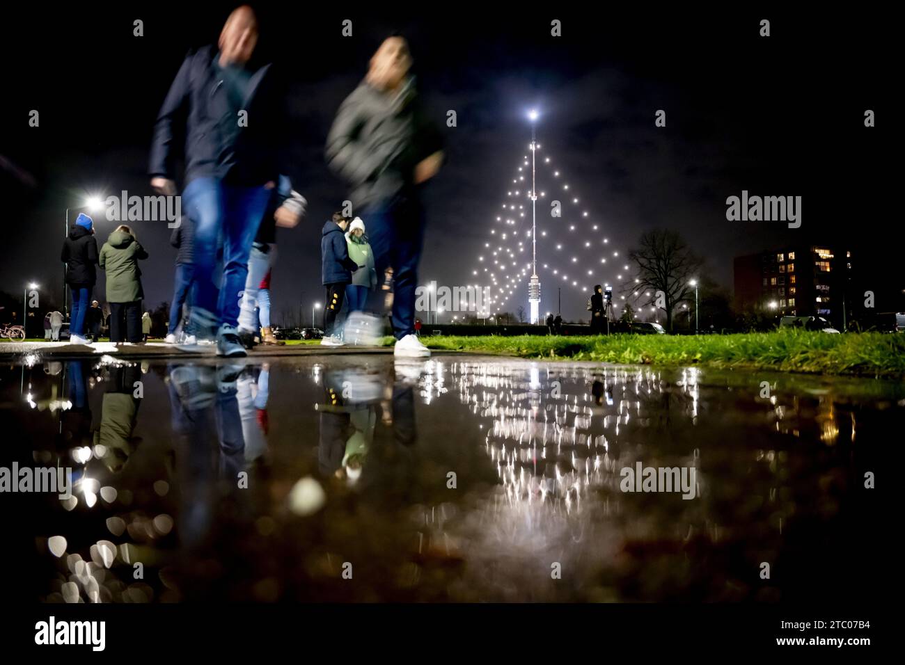 IJSSELSTEIN - The lights in the 'largest Christmas tree in the ...