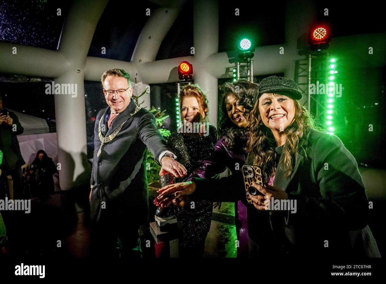 IJSSELSTEIN - The lights in the 'largest Christmas tree in the ...