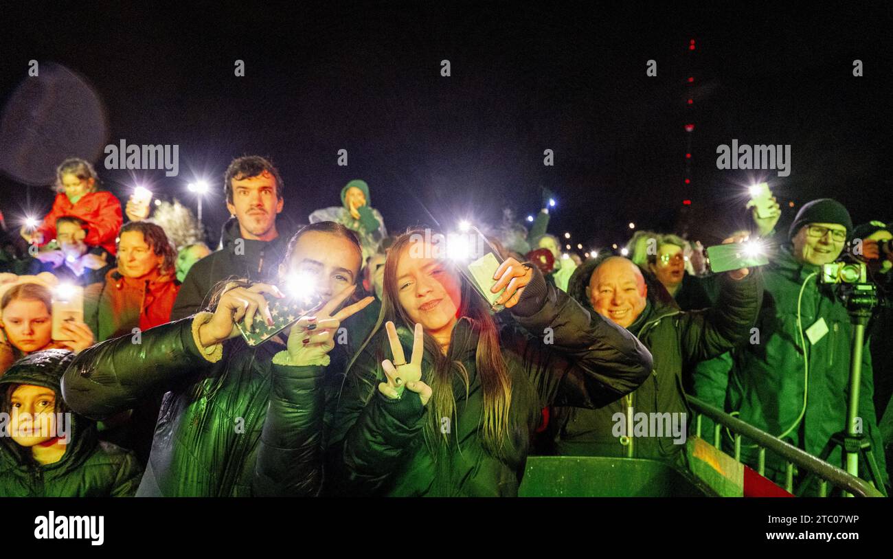 IJSSELSTEIN - Audience prior to switching on the lights in the 'largest ...