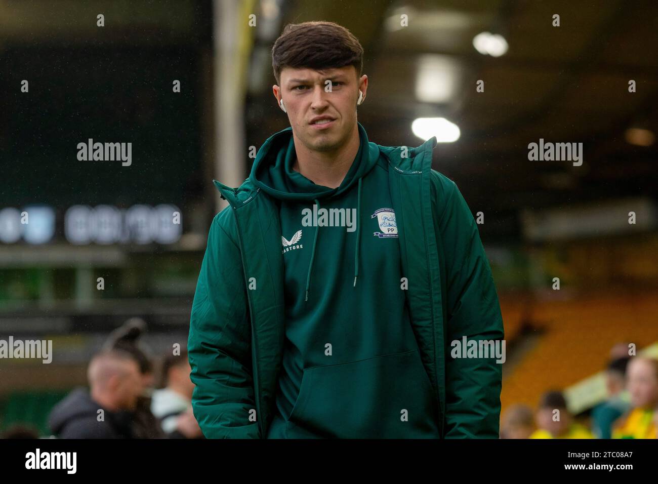 Norwich, UK. 9th Dec 2023. Preston North End Josh Seary inspecting the ...