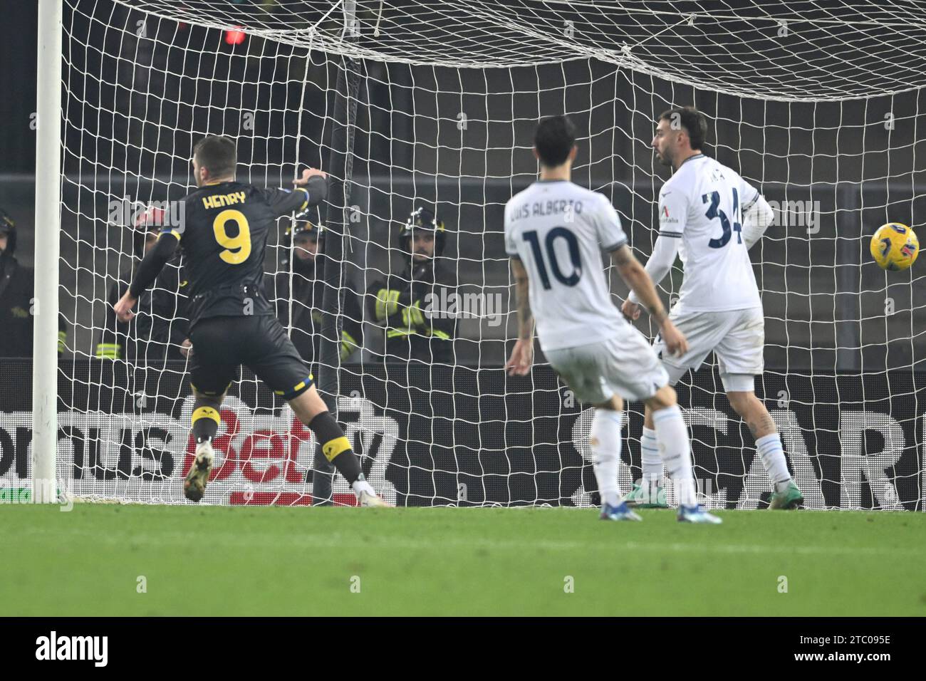 Thomas Henry (Hellas Verona)Mario Gila (Lazio) he scored the first goal ...