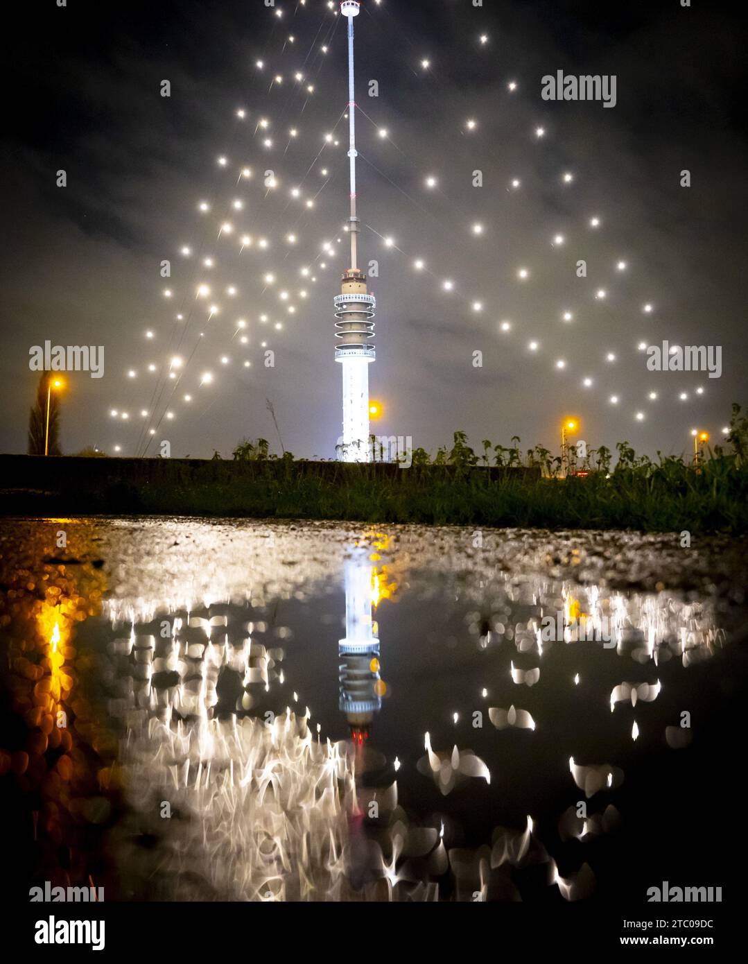 IJSSELSTEIN - The lights in the 'largest Christmas tree in the ...