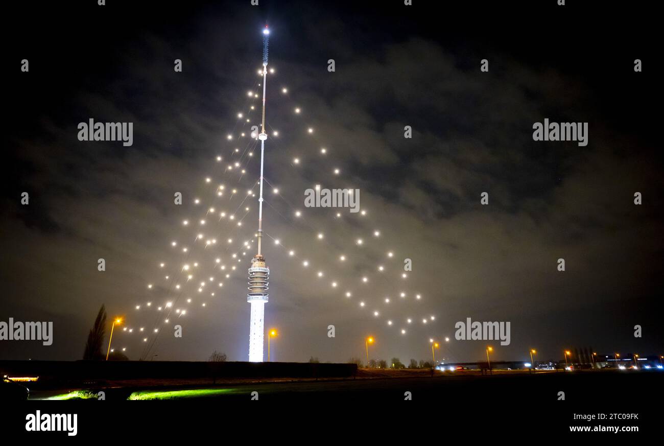 IJSSELSTEIN - The lights in the 'largest Christmas tree in the ...