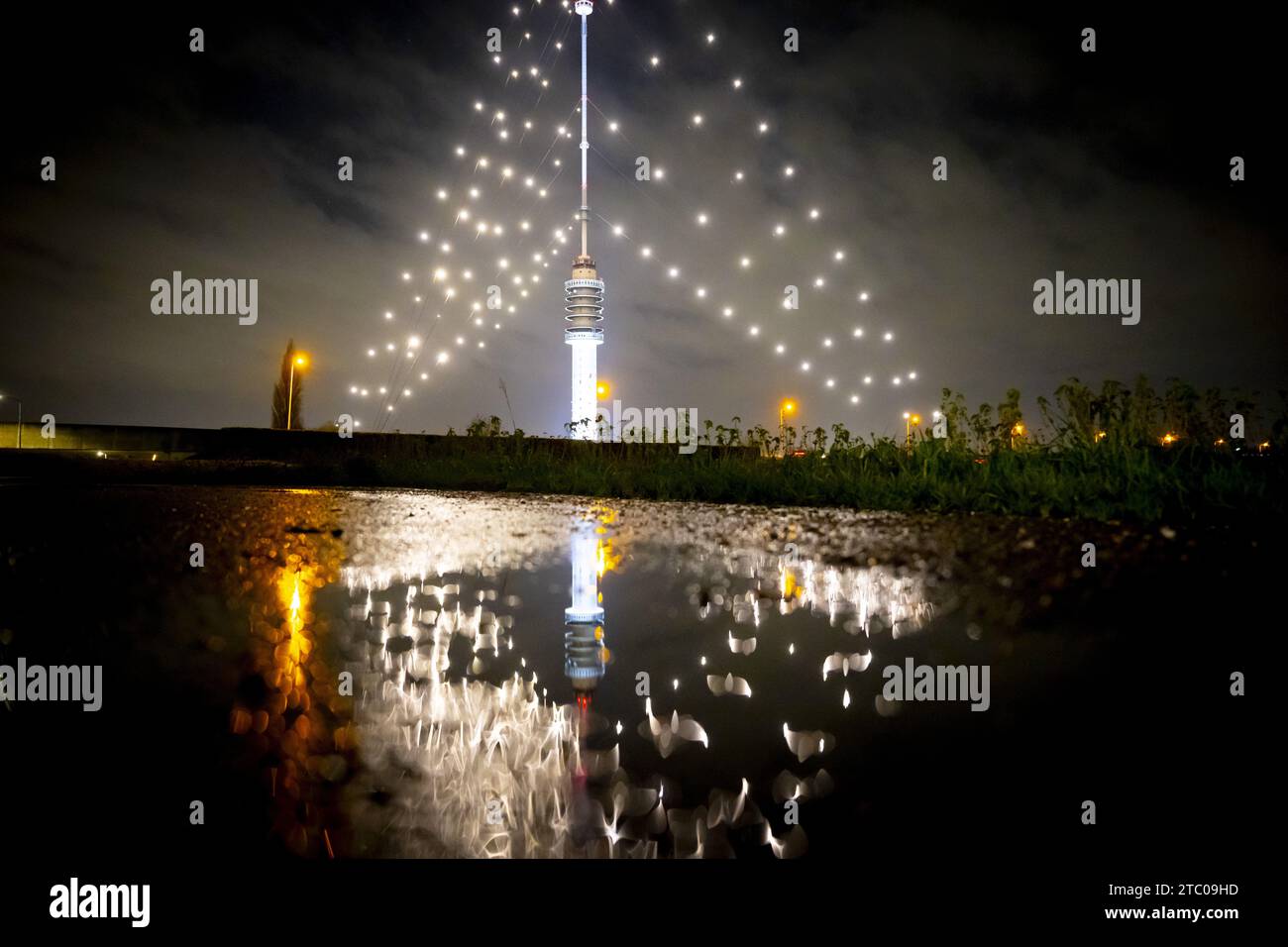 IJSSELSTEIN - The lights in the 'largest Christmas tree in the ...